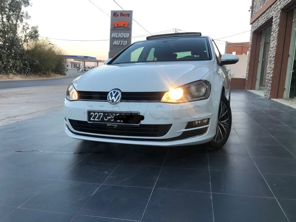 Volkswagen Golf 7 - 2016 Essence 6 CV à Kairouan - autoprix.tn
