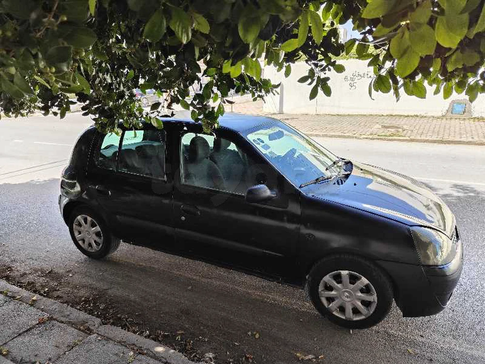 Renault Clio - 2001 Essence 4 CV à Ariana - autoprix.tn