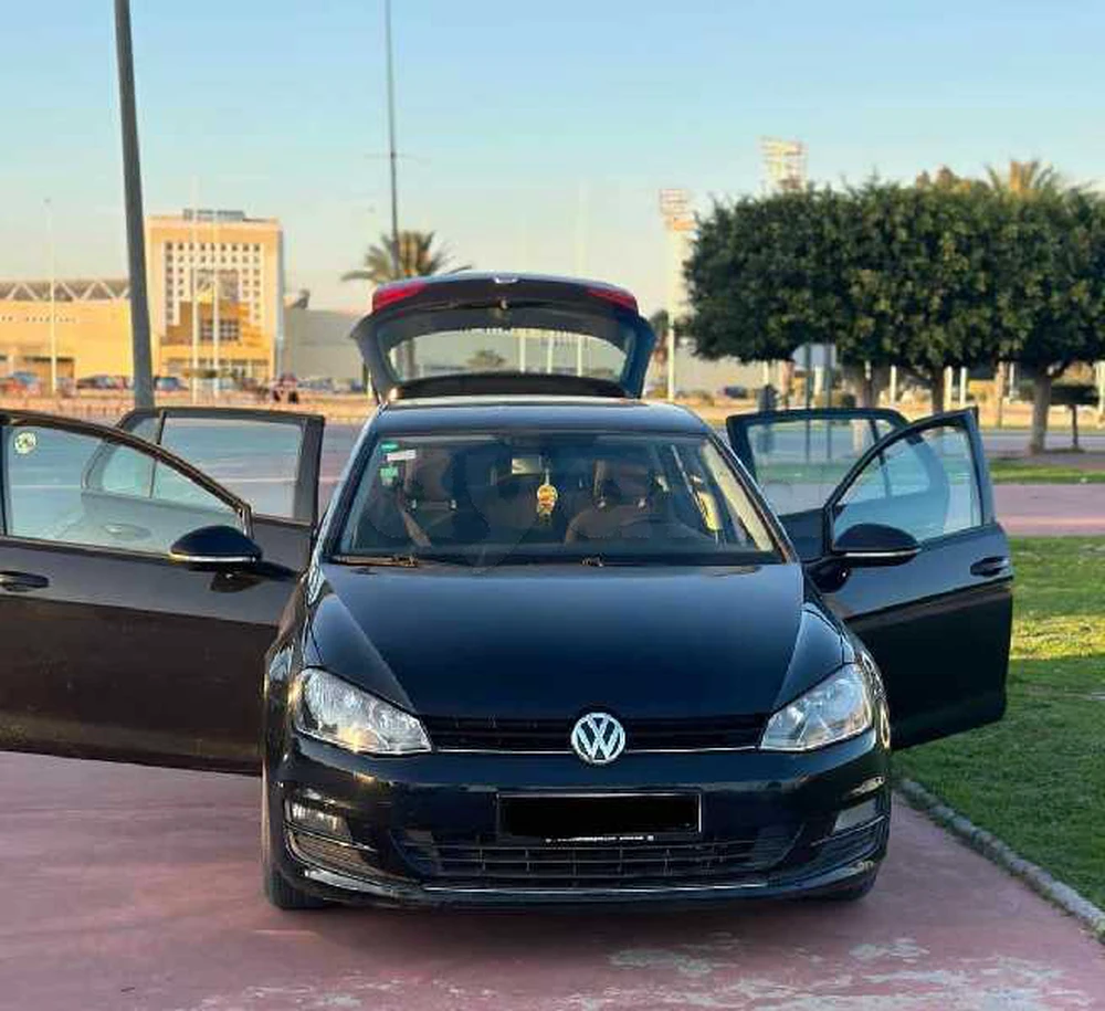 Volkswagen Golf 7 - 2016 Essence 5 CV à Nabeul - autoprix.tn