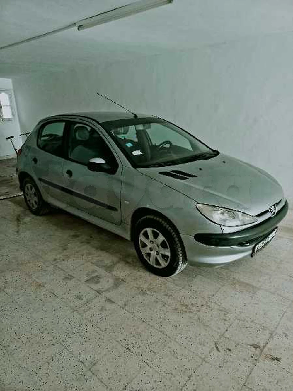 Peugeot 206 - 2005 Essence 4 CV à Bizerte - autoprix.tn