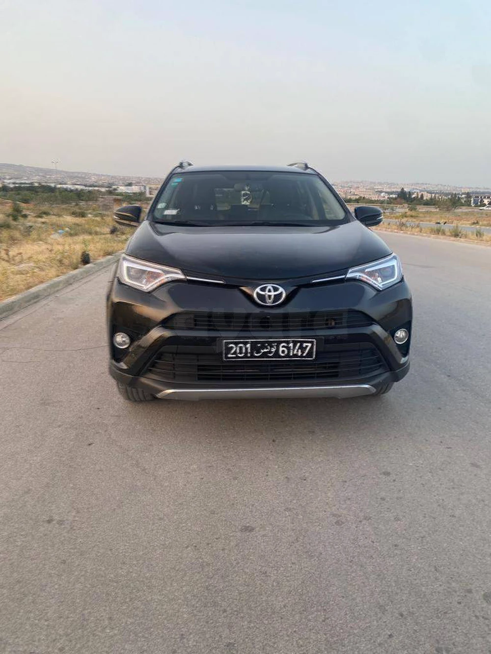 Toyota RAV 4 - 2017 Essence 9 CV à La Manouba - autoprix.tn