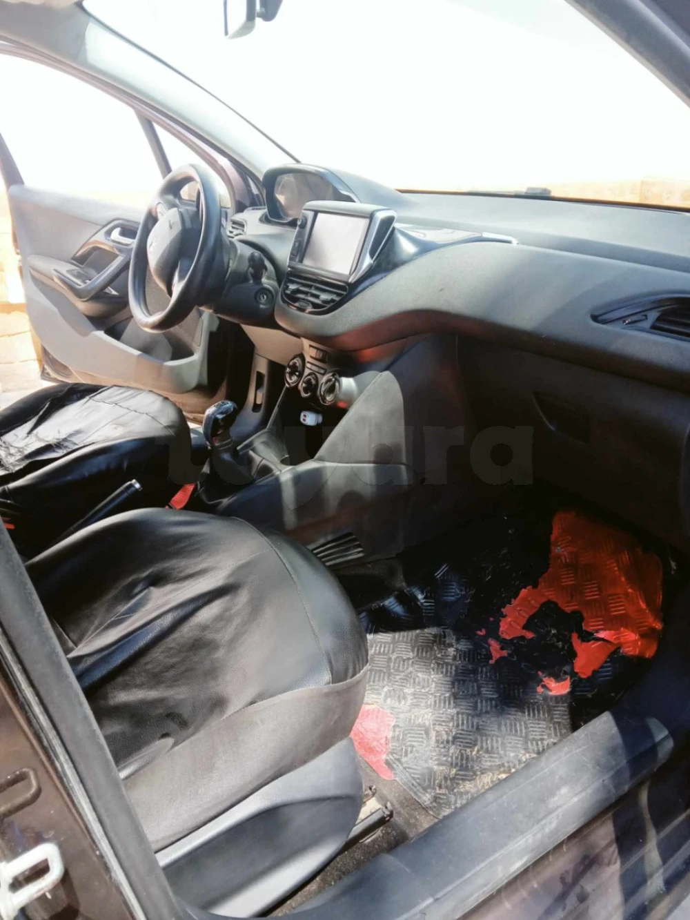 Peugeot 208 - 2013 Essence 70 CV à Gafsa - autoprix.tn