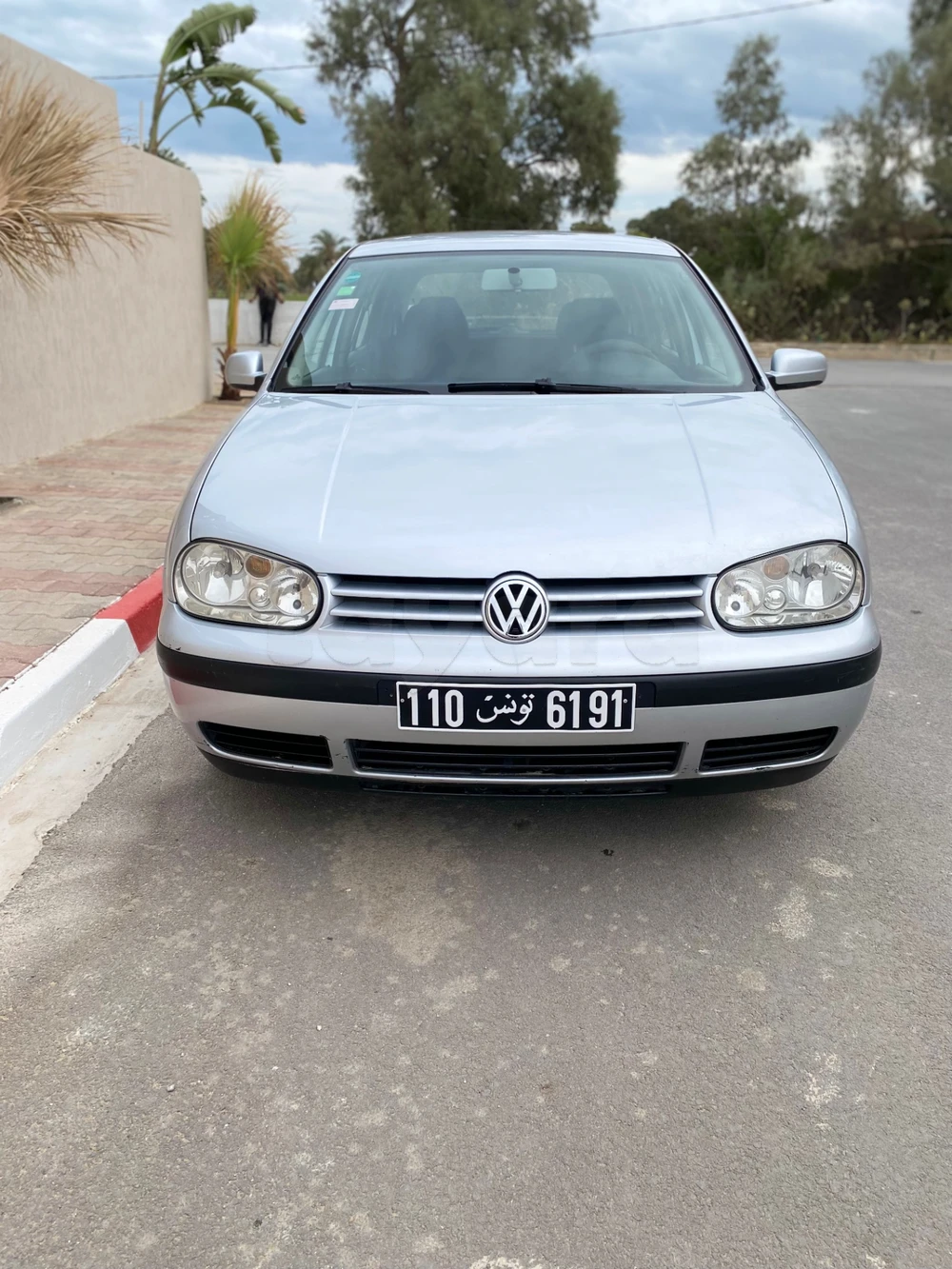 Volkswagen Golf 4 - 2003 Essence 5 CV à Ariana - autoprix.tn