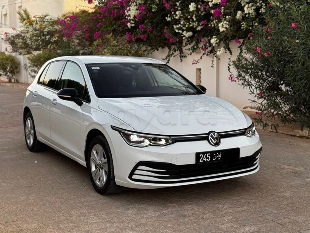 Volkswagen Golf 8 - 2022 Essence 6 CV à Ariana - autoprix.tn