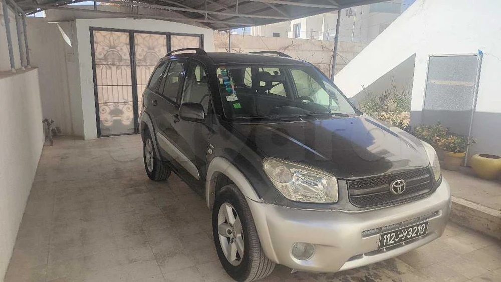 Toyota RAV 4 - 2004 Essence 10 CV à Ariana - autoprix.tn
