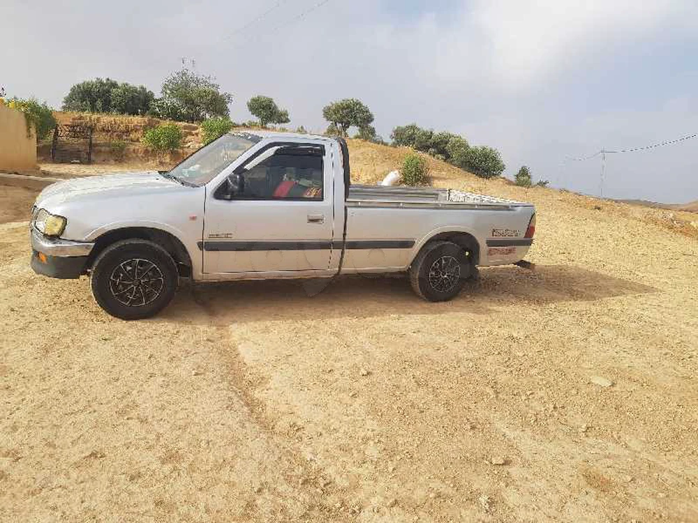 Isuzu D-Max - 2000 Diesel 10 CV à Le kef - autoprix.tn