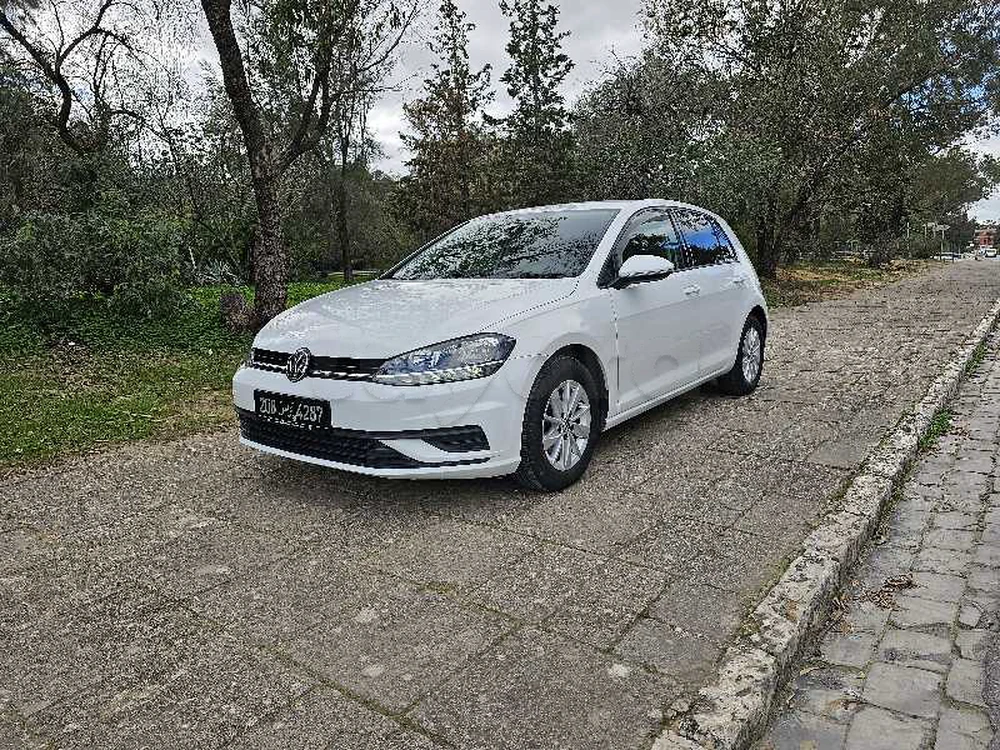Volkswagen Golf 7 - 2019 Essence 6 CV à La Manouba - autoprix.tn