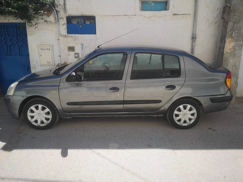 Renault Clio - 2004 Essence 5 CV à Ariana - autoprix.tn