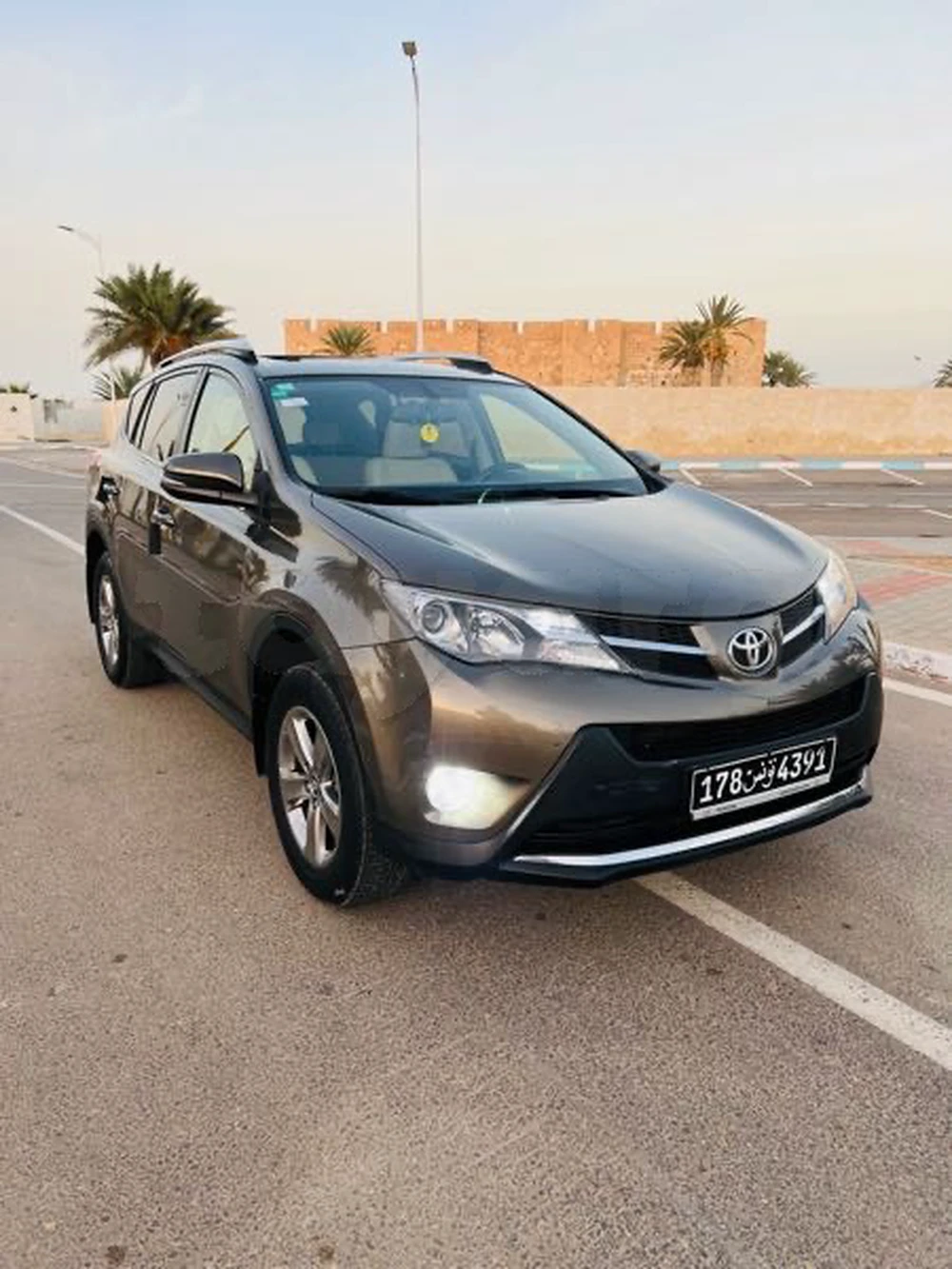 Toyota RAV 4 - 2015 Essence 9 CV à Médenine - autoprix.tn