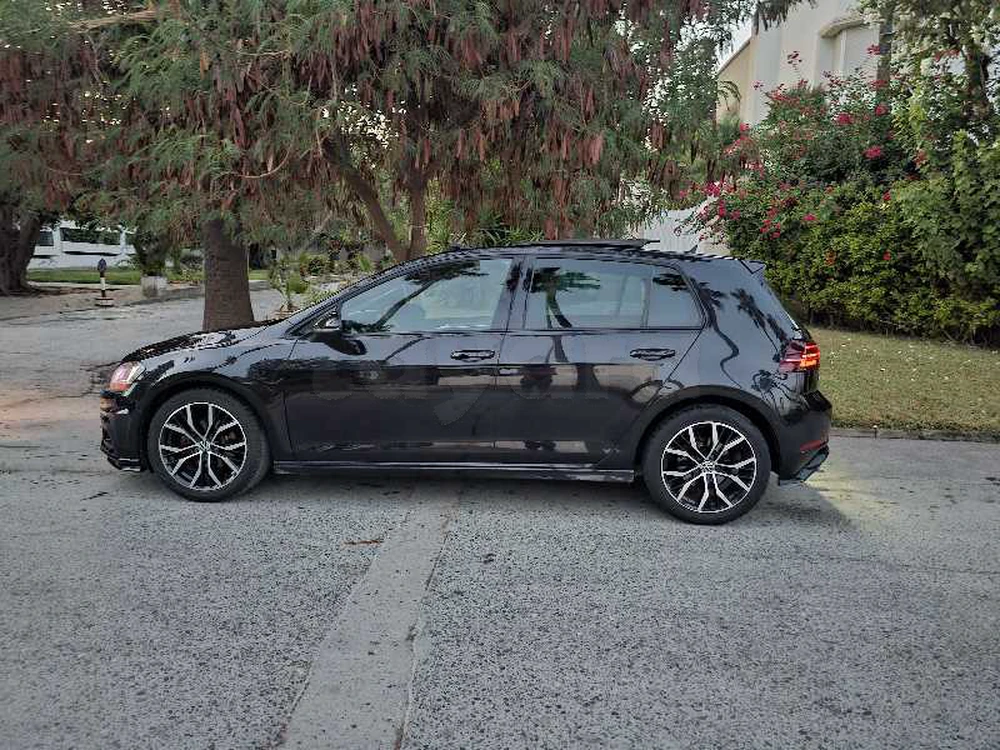 Volkswagen Golf - 2016 Essence 5 CV à La Manouba - autoprix.tn