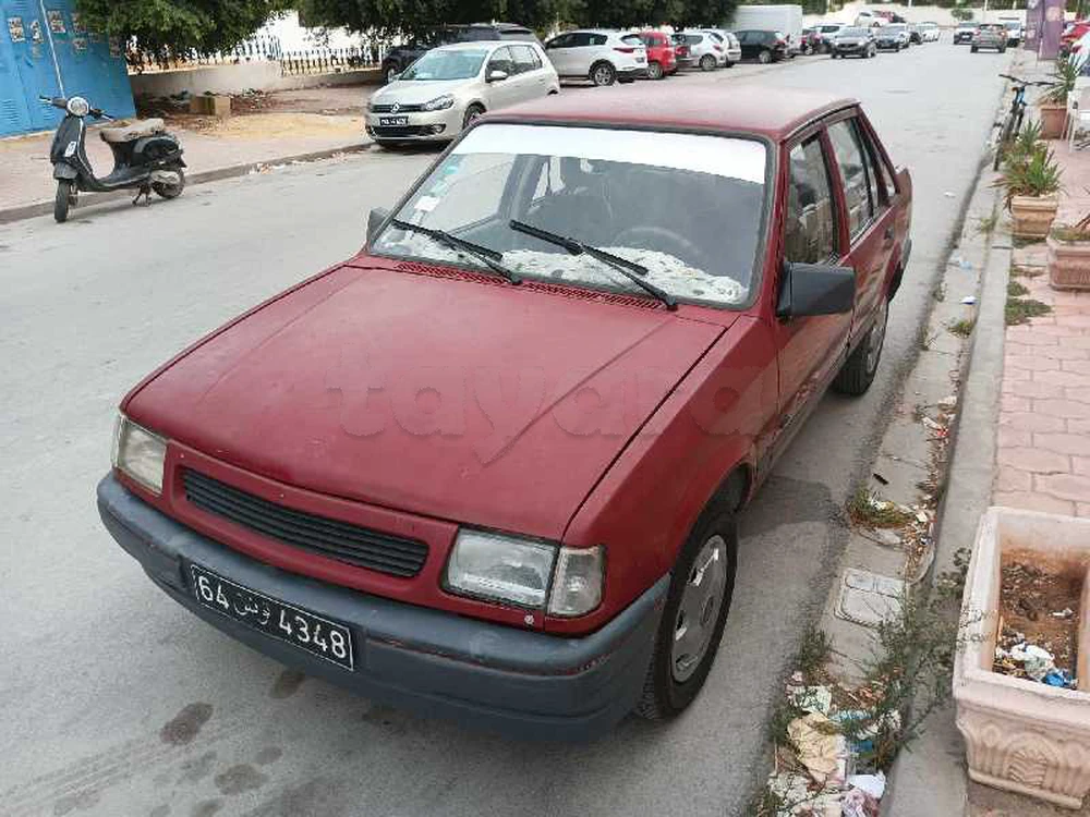 Opel Corsa - 1992 Essence 5 CV à Tunis - autoprix.tn