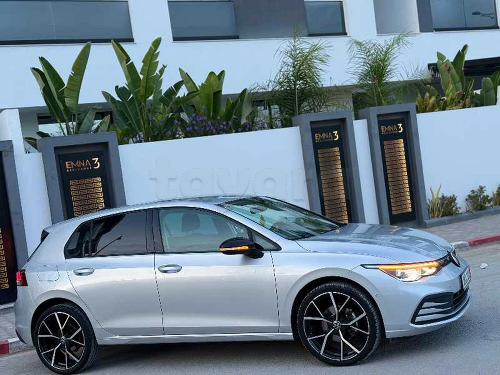 Volkswagen Golf 8 - 2022 Essence 6 CV à Tunis - autoprix.tn