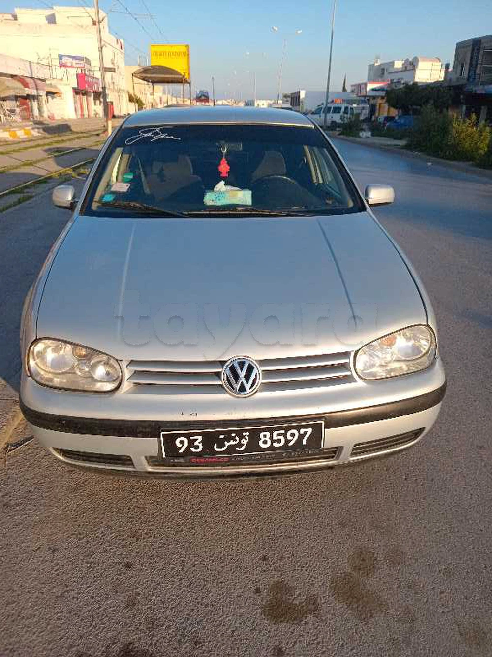 Volkswagen Golf 4 - 2000 Essence 5 CV à Ariana - autoprix.tn