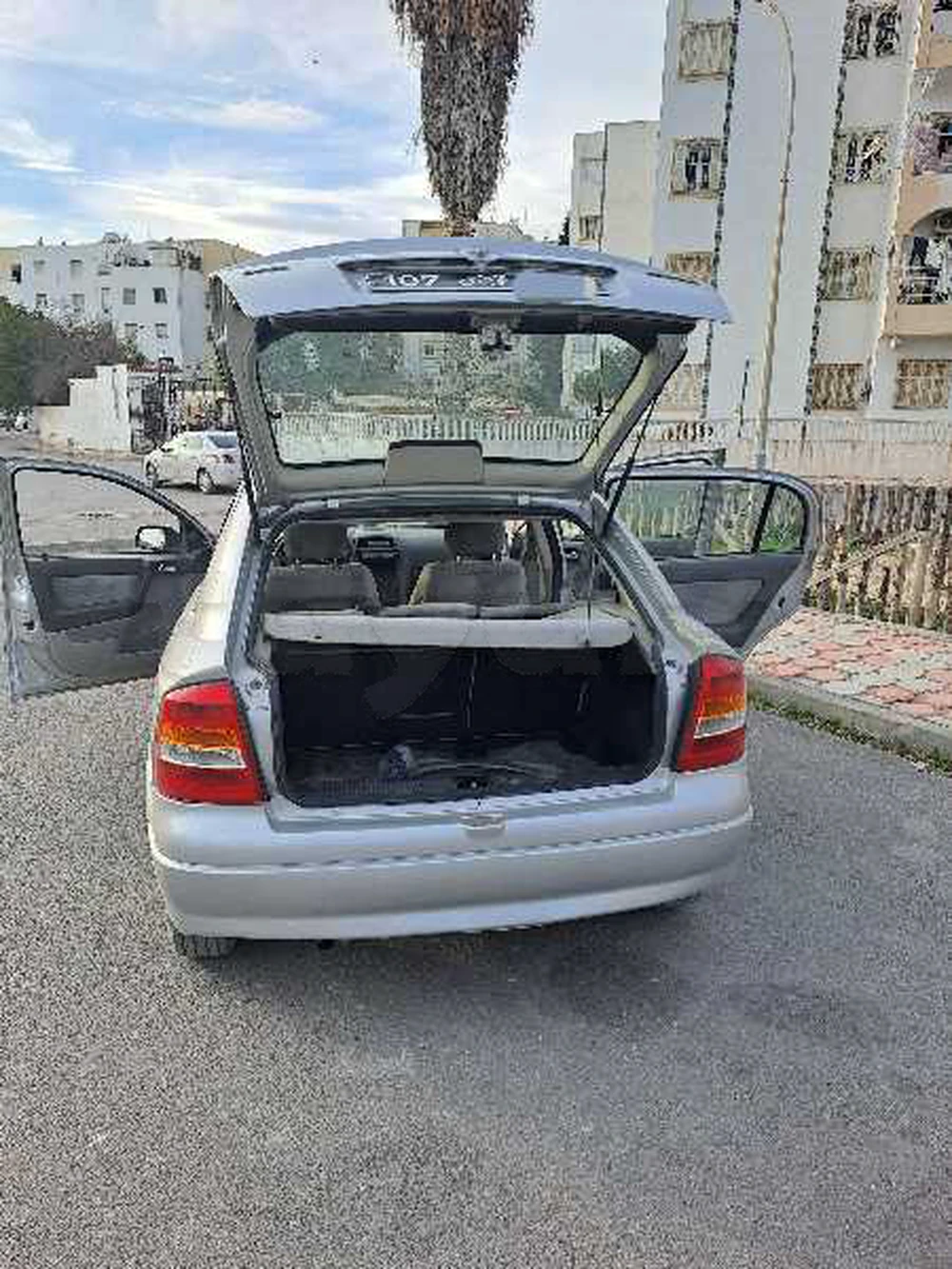 Opel Astra - 2002 Essence 5 CV à Ben arous - autoprix.tn