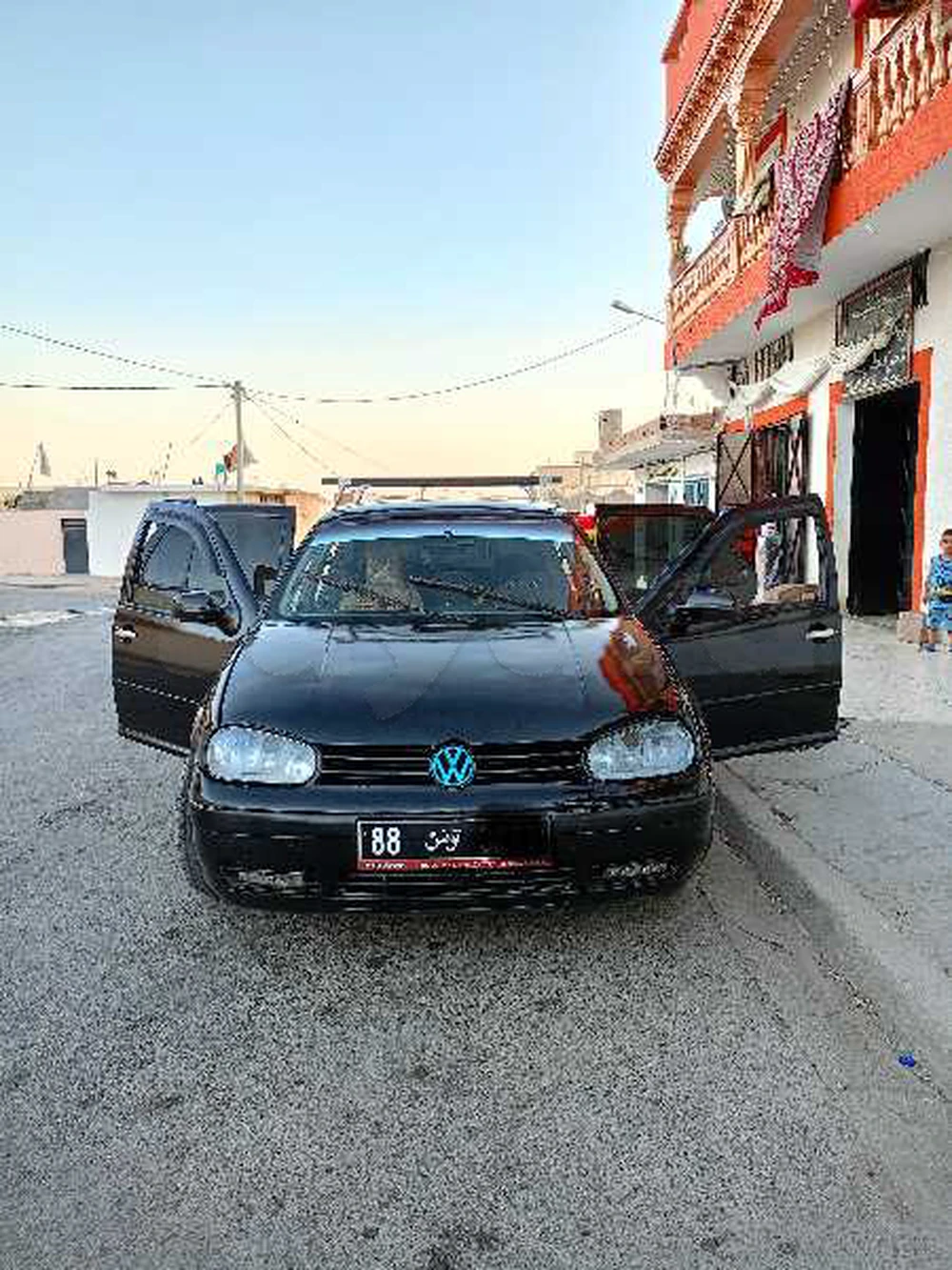 Volkswagen Golf 4 - 1999 Essence 5 CV à Kairouan - autoprix.tn