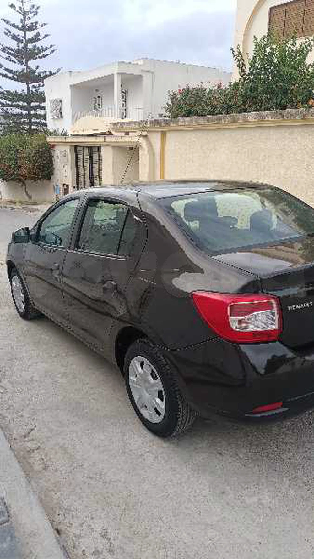 Renault Symbol - 2014 Essence 5 CV à Ariana - autoprix.tn