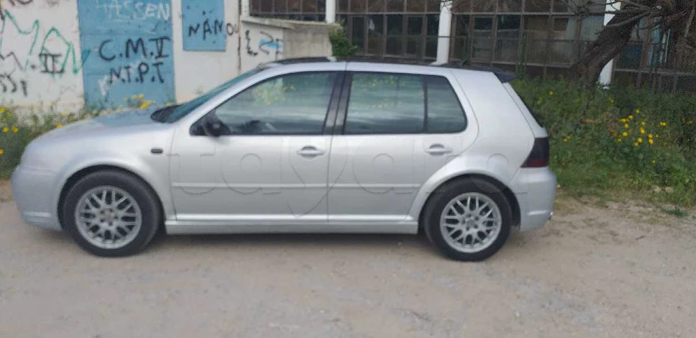 Volkswagen Golf 4 - 2001 Essence 5 CV à Tunis - autoprix.tn