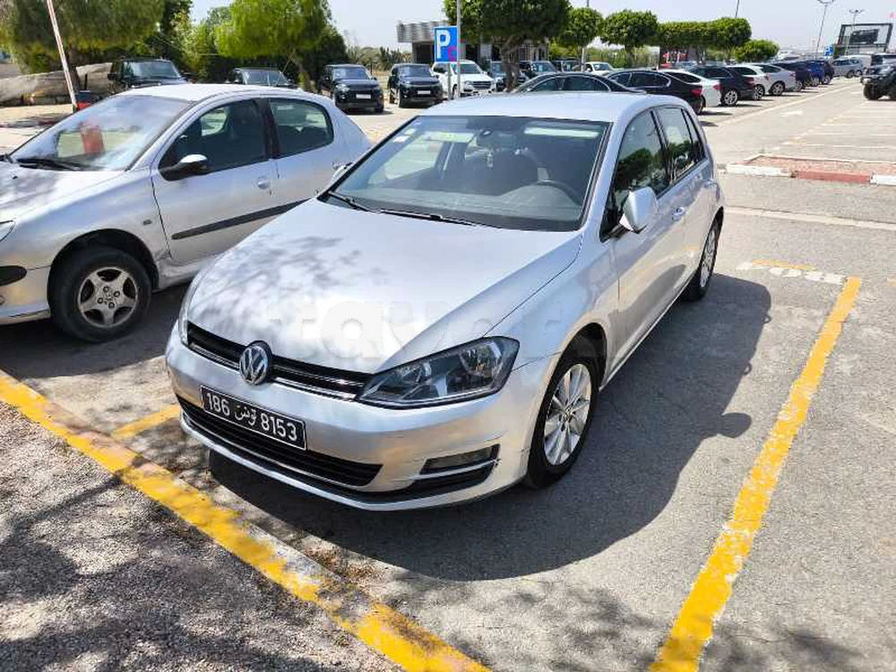 Volkswagen Golf 8 - 2016 Essence 5 CV à La Manouba - autoprix.tn